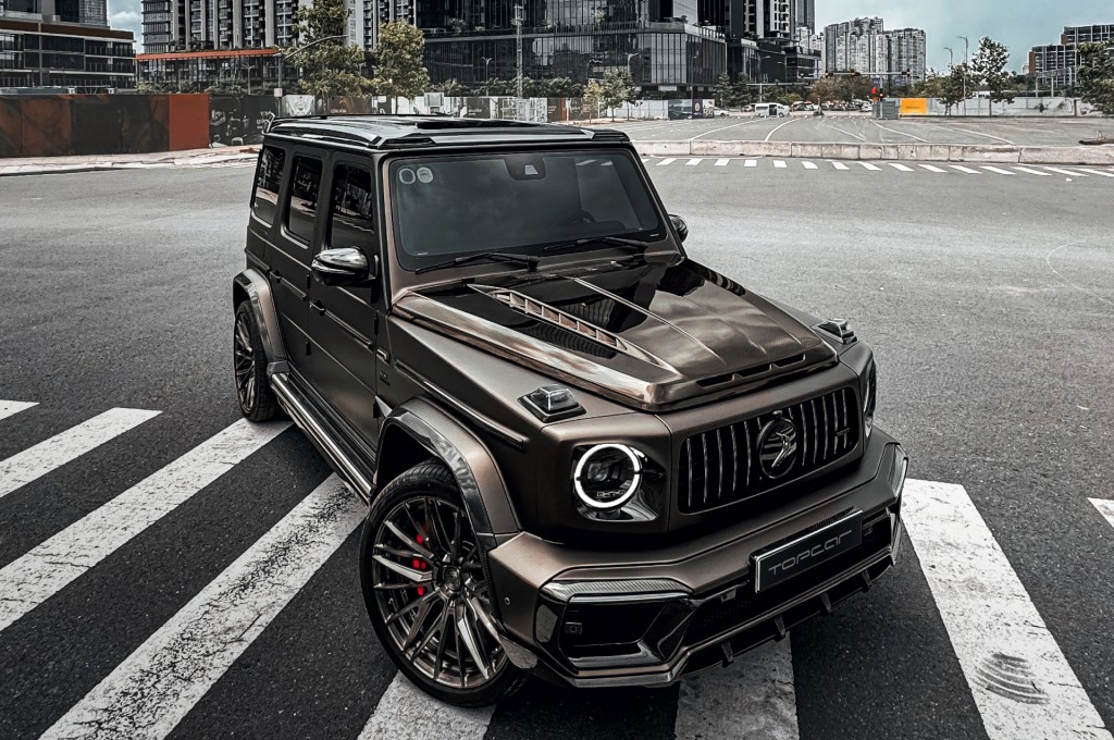 Mercedes G63 in full Inferno carbon fiber body kit / TopCar