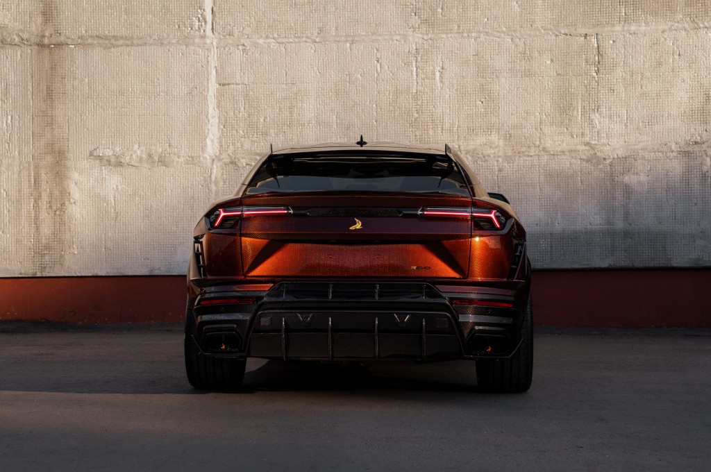Lamborghini Urus R’Evo Stealth Edition ( 1 of 13 ) / TopCar