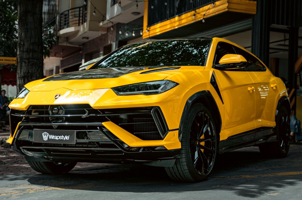 Lamborghini Urus S yellow / TopCar