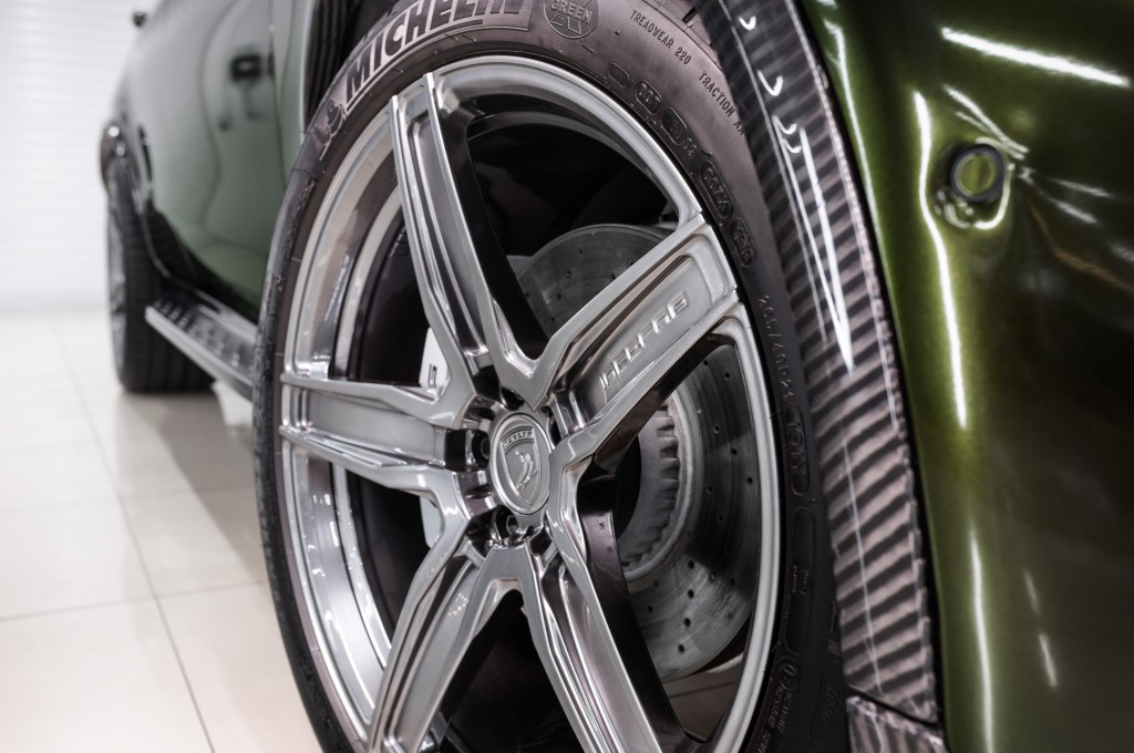 Mercedes-Benz GLC green / TopCar