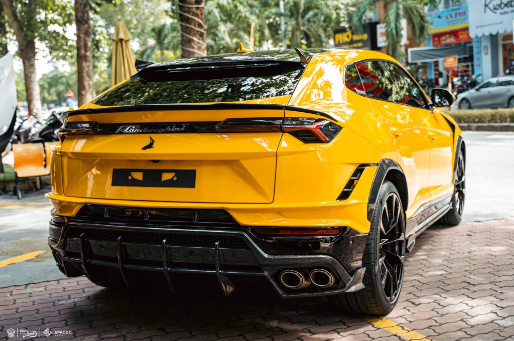Lamborghini Urus S yellow / TopCar