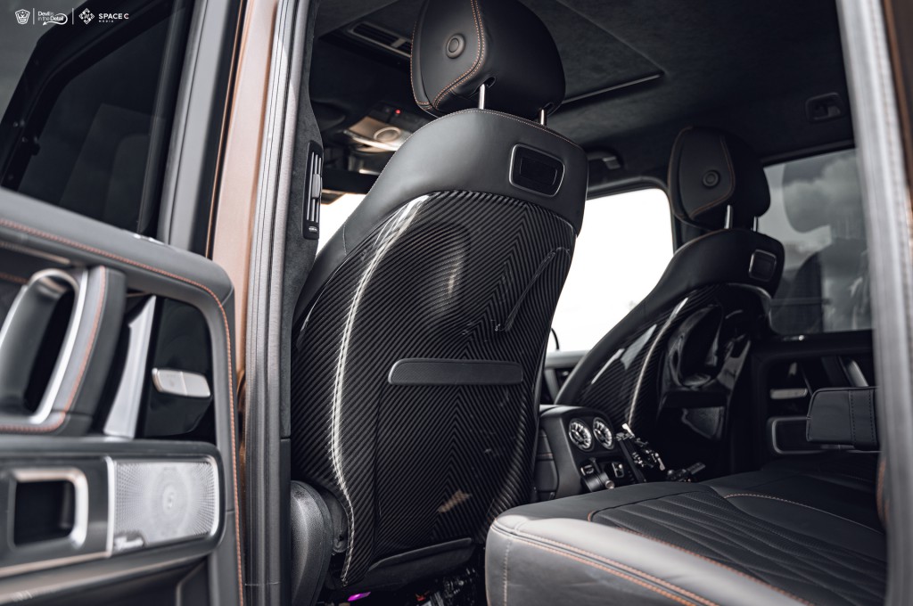 Mercedes G63 in full Inferno carbon fiber body kit / TopCar