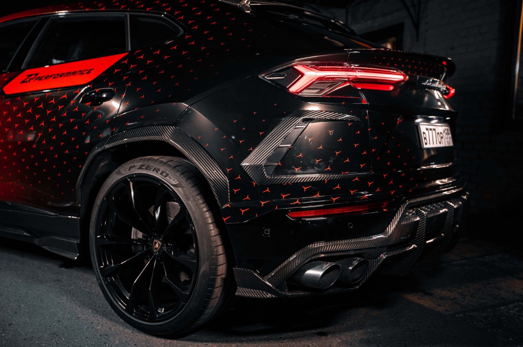 Aggressive and bright Lamborghini Urus with carbon fiber TopCar Design ...