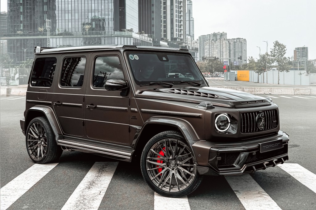 Mercedes G63 in full Inferno carbon fiber body kit / TopCar