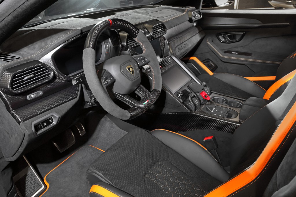 Lamborghini Urus R’Evo Stealth Edition ( 1 of 13 ) / TopCar